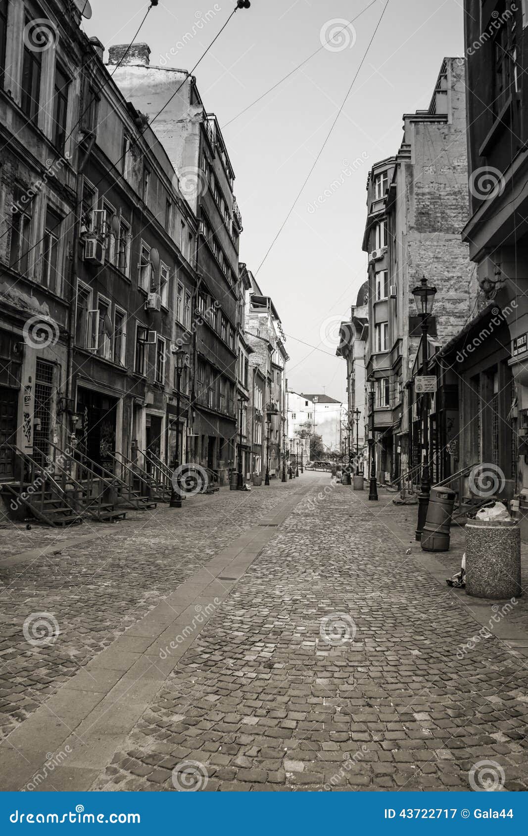 Old Alley editorial photography. Image of vintage, downtown - 43722717