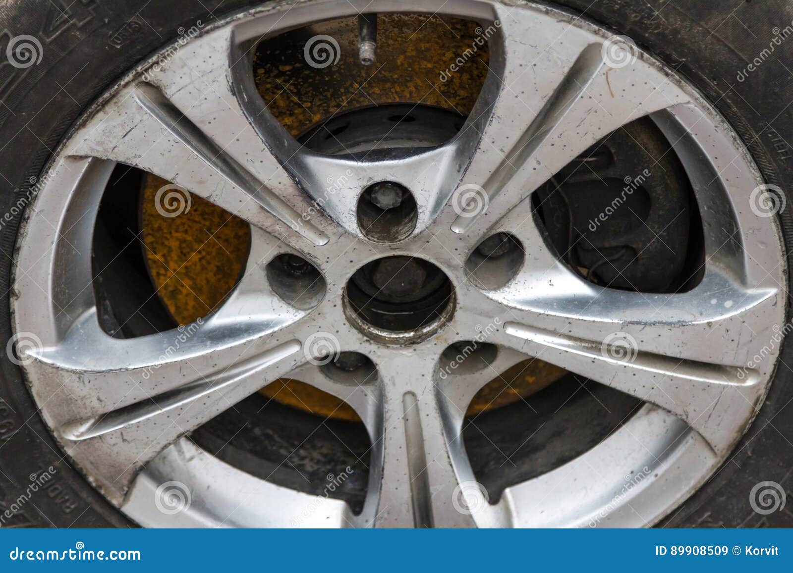 Old alloy wheel stock image. Image of circle, corrosion - 89908509