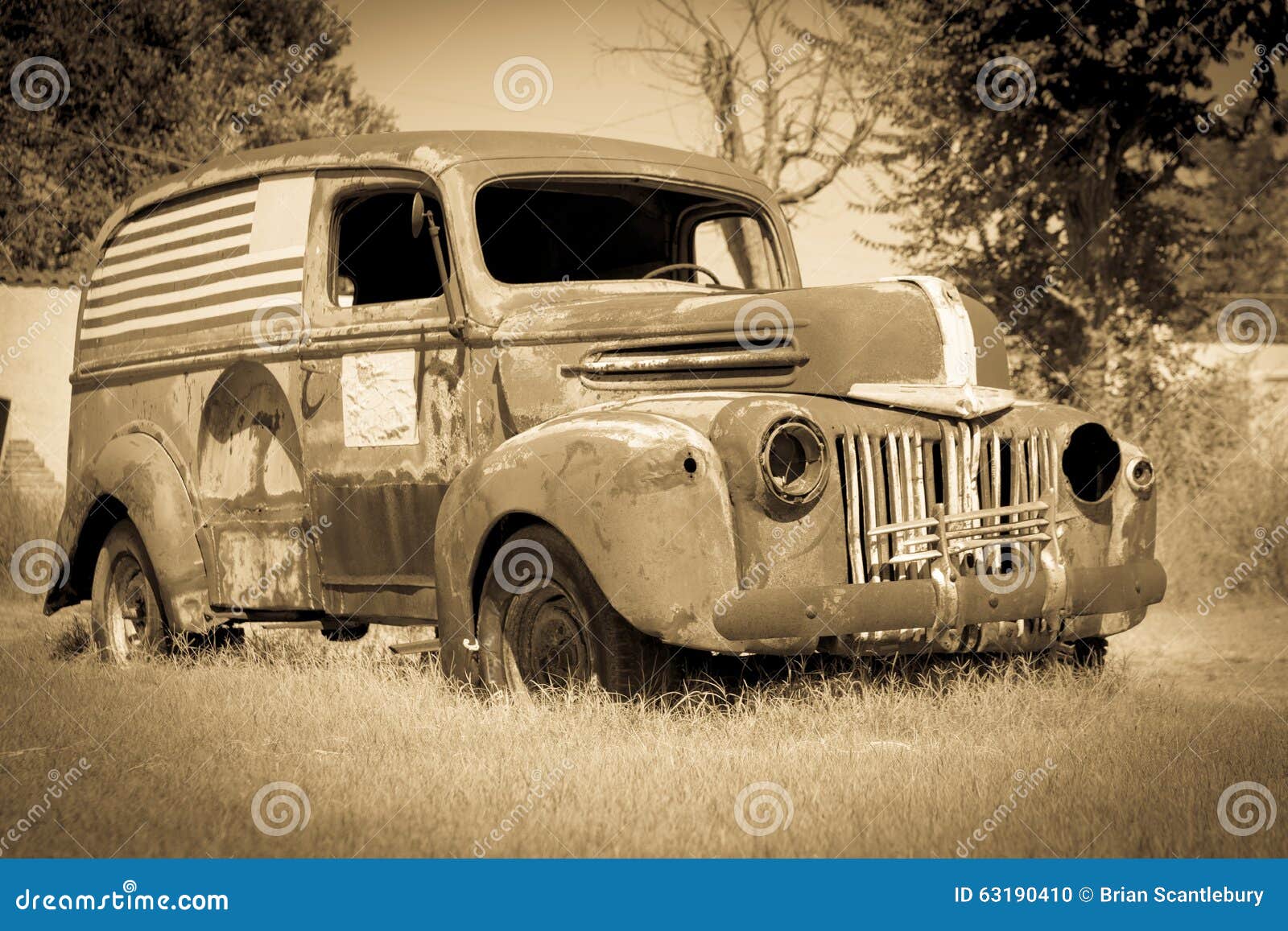 Old American Van Deserted Rusting Away Editorial Image - Image of ...