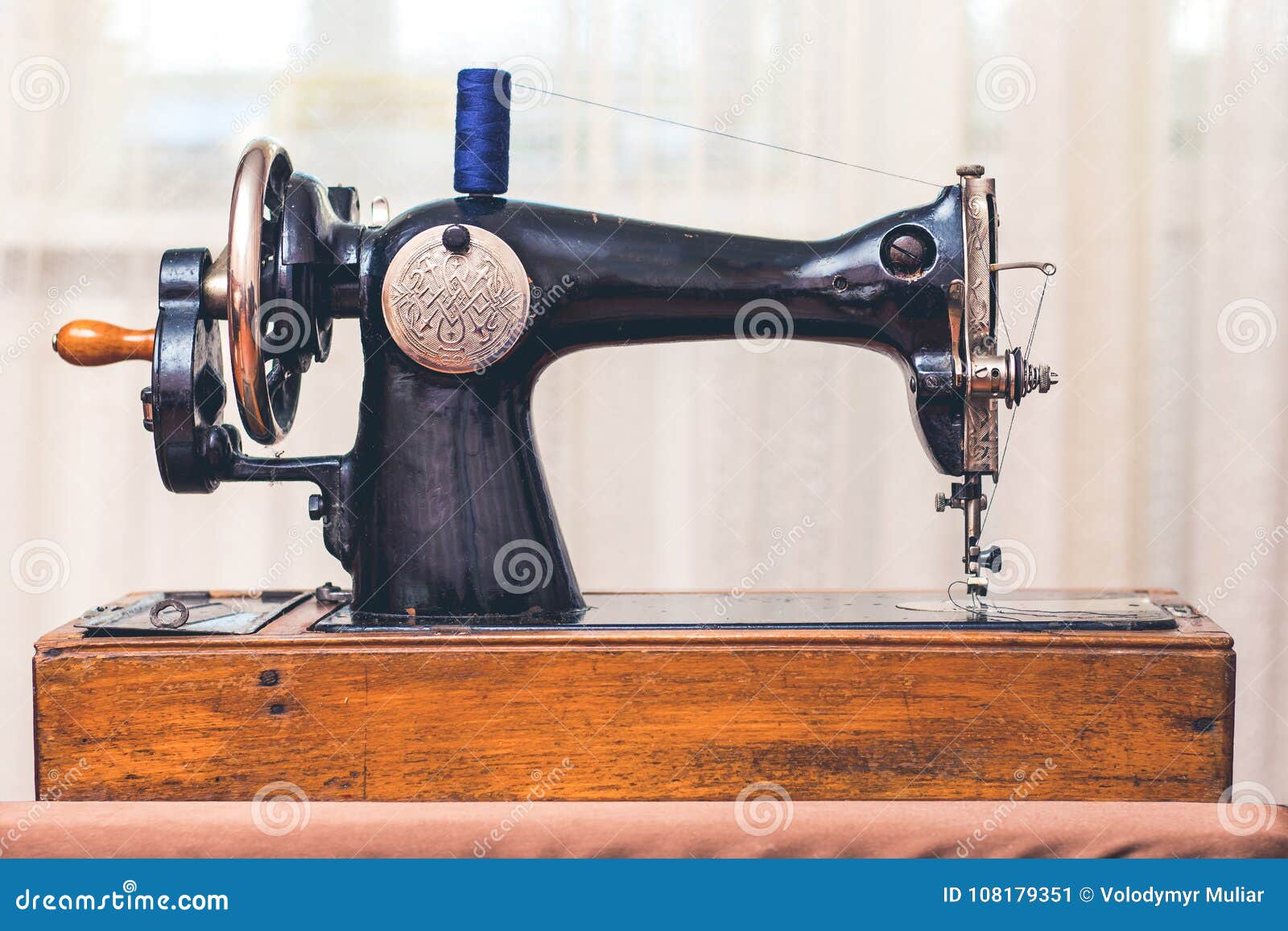 Old Antique Sewing Machine in Robotic Condition_ Stock Image - Image of ...