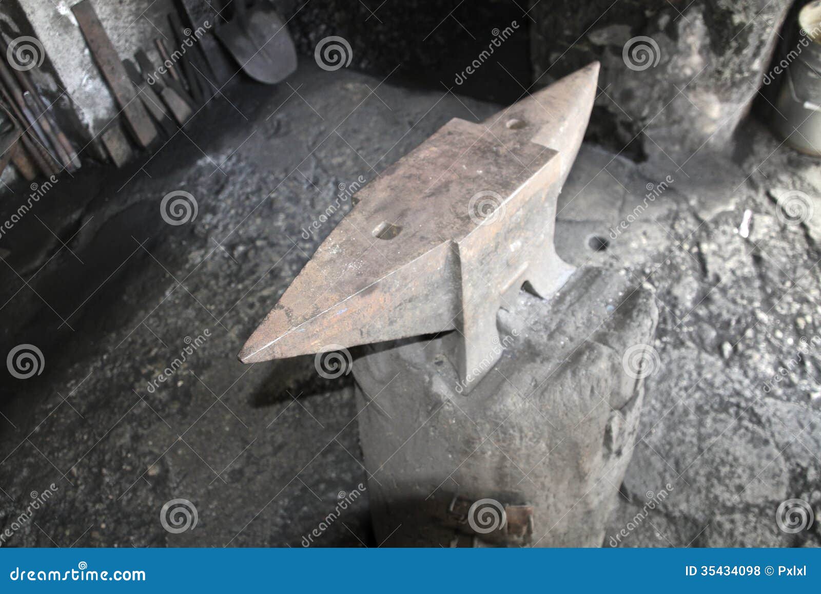 Old anvil stock photo. Image of history, handwork, handicraft - 35434098