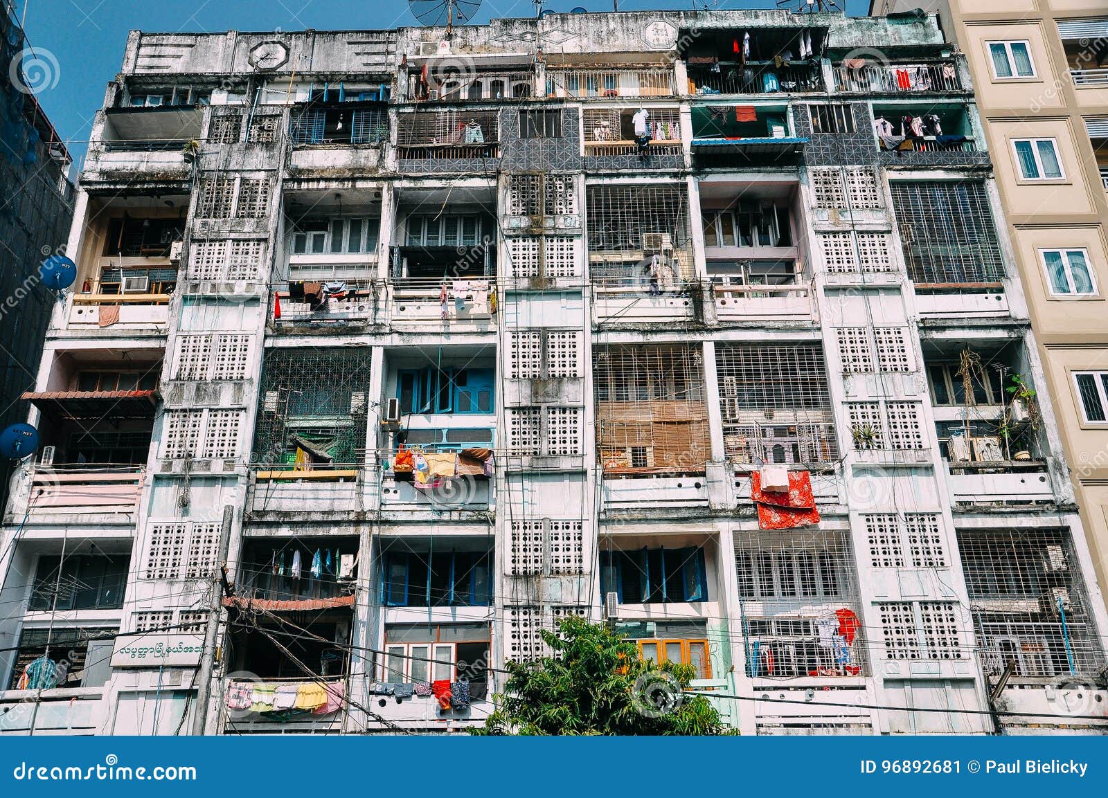 Old Apartment Building in Yangon. Editorial Photo - Image of cooking ...