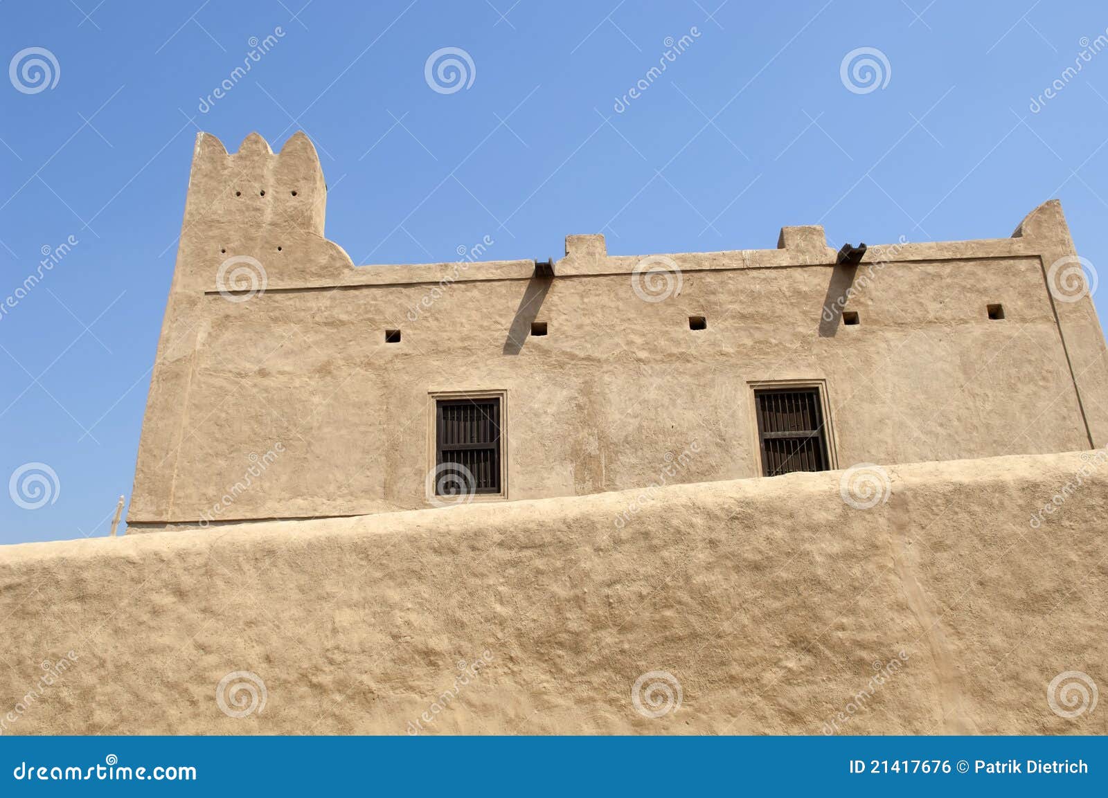 Old Arabian Castle in Fujairah Stock Photo - Image of coast, fujairah ...