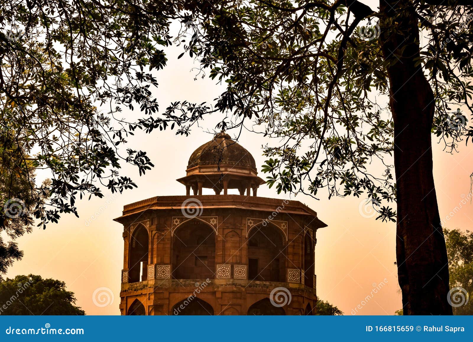 Old Architecture Building Located in India, Old Beautiful Structure ...