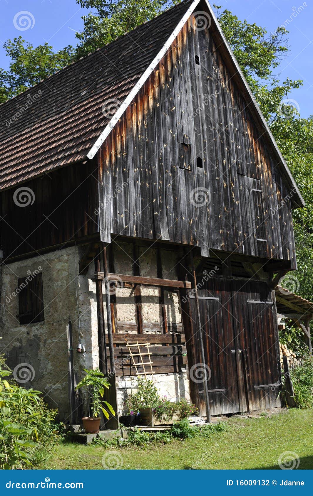 Old barn stock photo. Image of green, farm, europe, outdoor - 16009132
