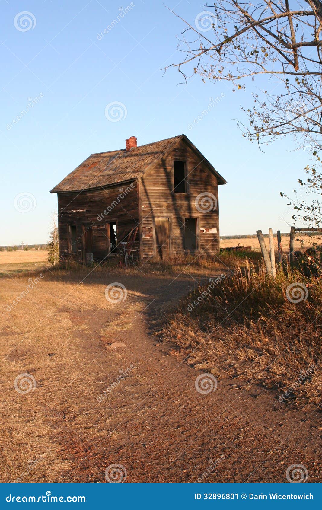Cottage in decay stock image. Image of countryside, daylight - 32896801