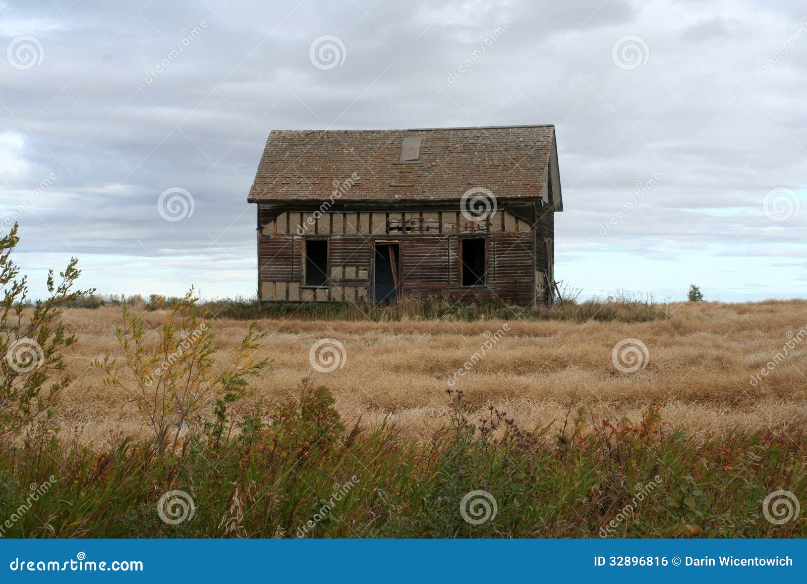 Old Barn Building in Countryside Stock Photo - Image of facade ...