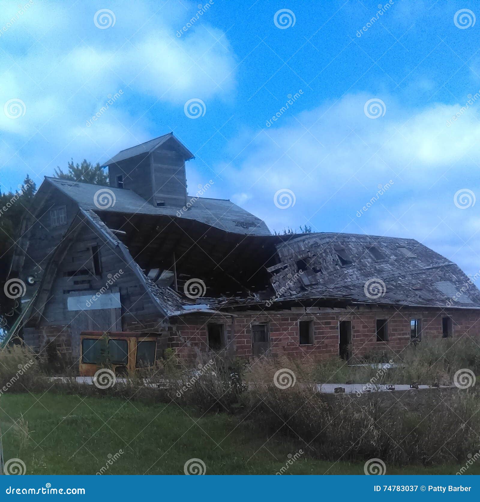 Old barn stock image. Image of falling, iowa, barn - 74783037