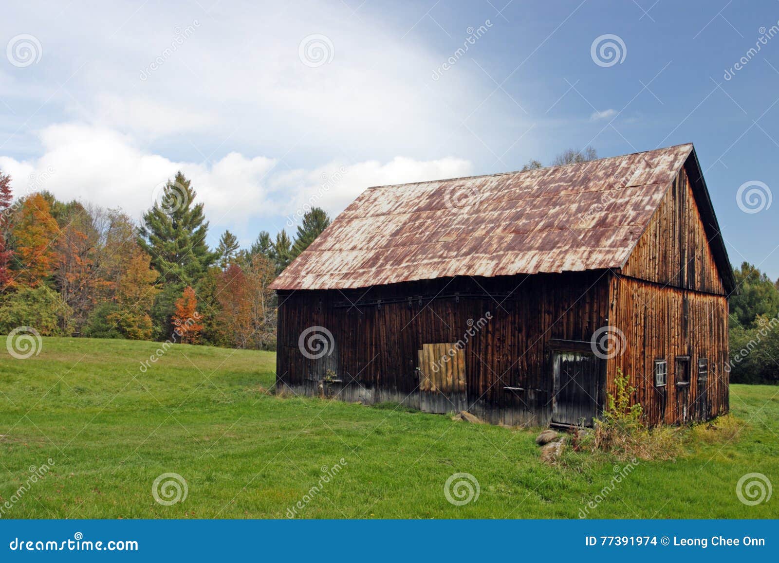 Old barn on a farm stock photo. Image of scene, rural - 77391974