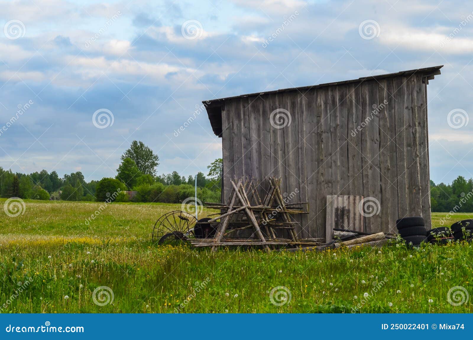 An Old Barn in a Farmer`s Field1 Stock Image - Image of grass, field ...