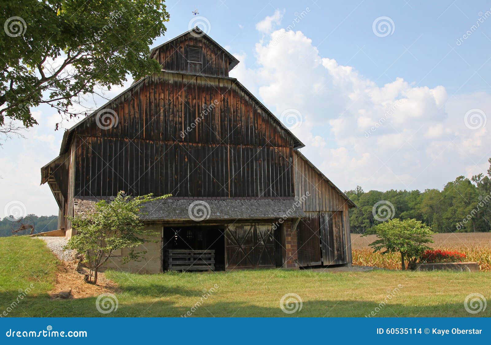 Old Barn in Indiana stock photo. Image of states, america - 60535114