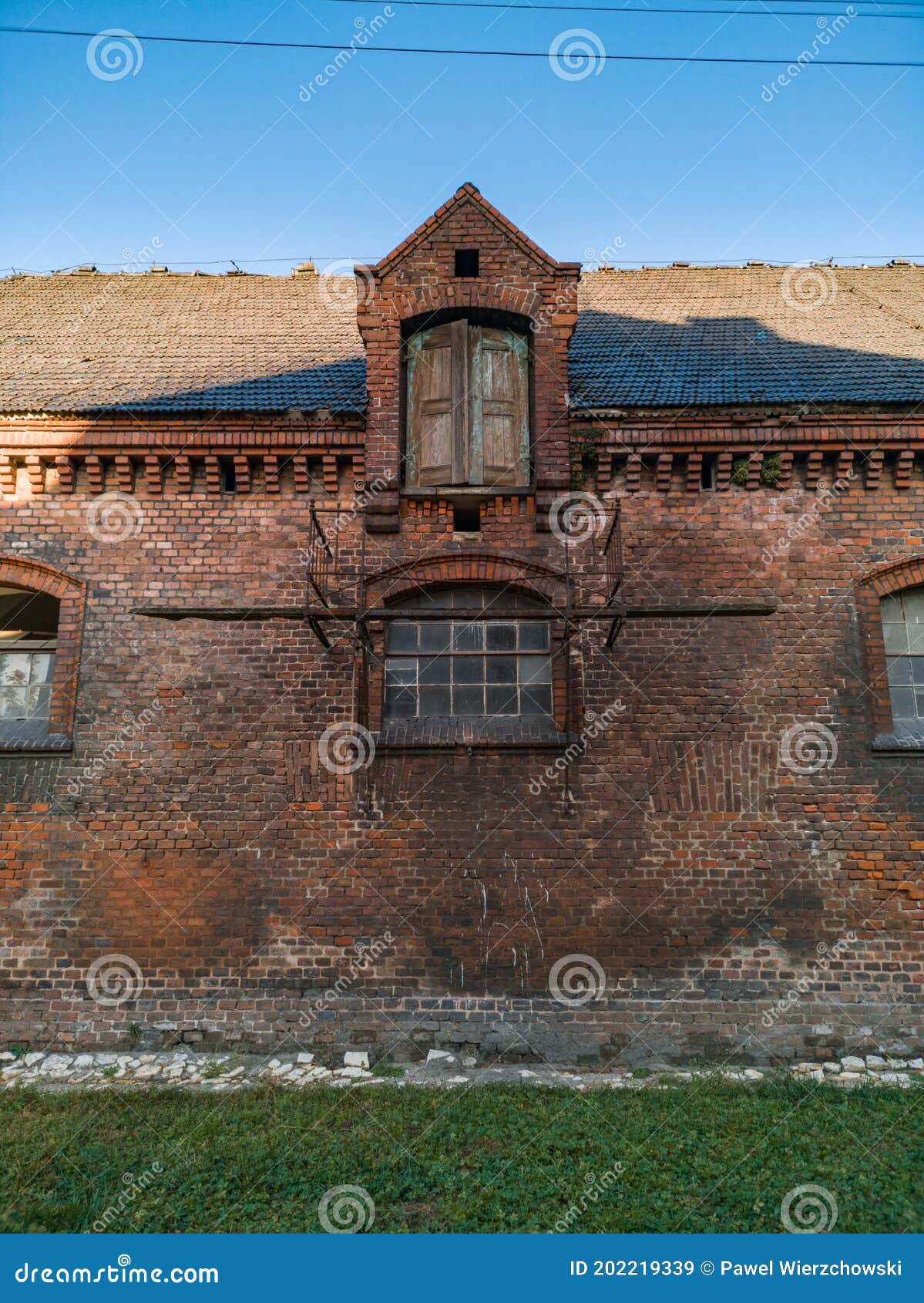 Old Barn Made by Red Brick Full of Horses Stock Image - Image of wooden ...