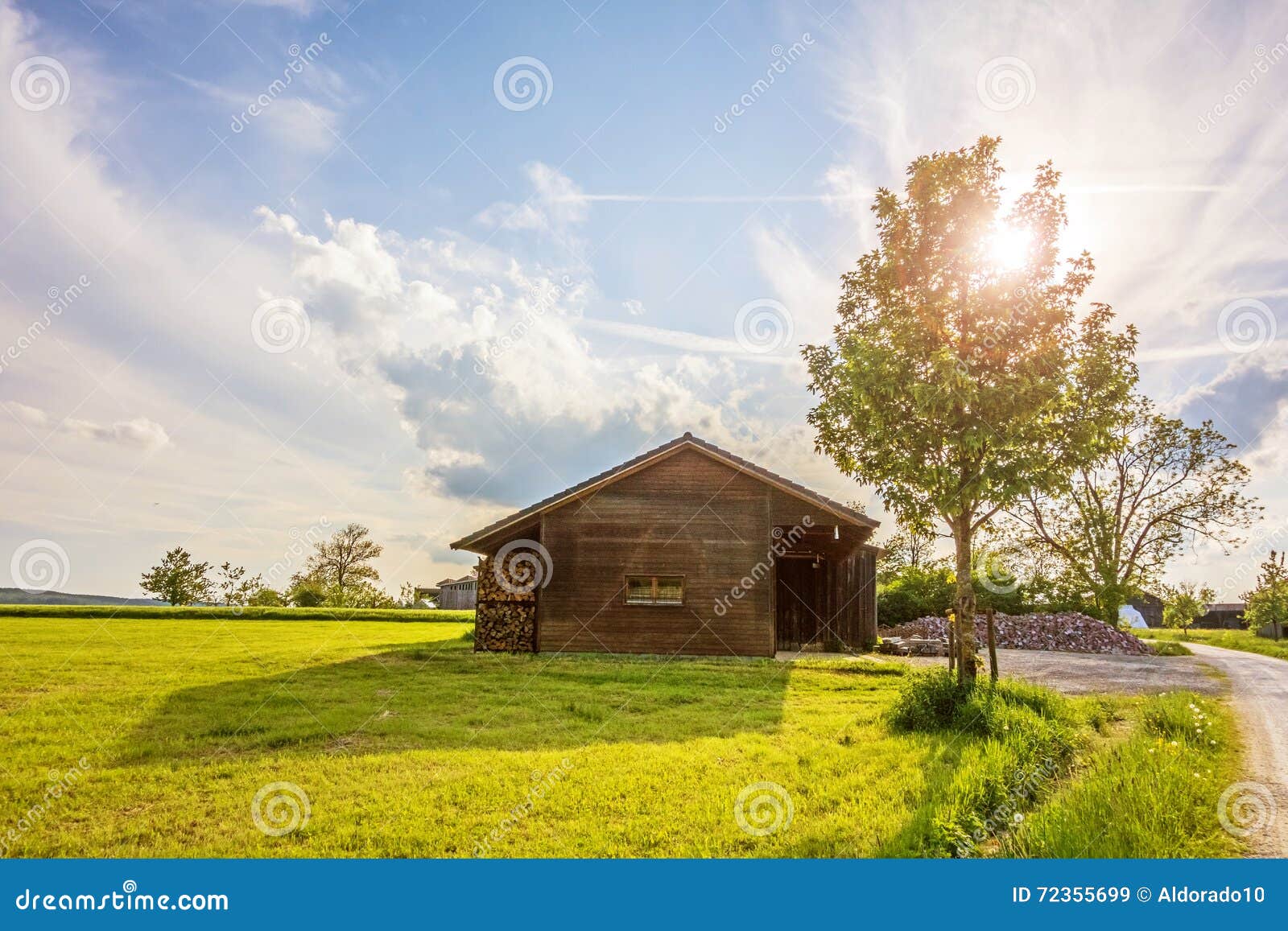 Old Barn Near Farm at Sunset Stock Image - Image of farm, farmland ...