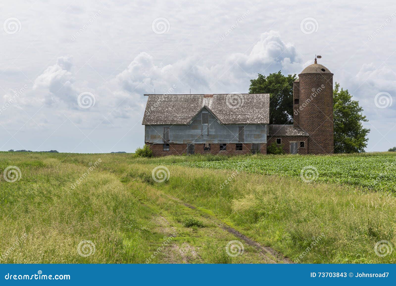 Old Barn Scene stock image. Image of barn, farming, scene - 73703843