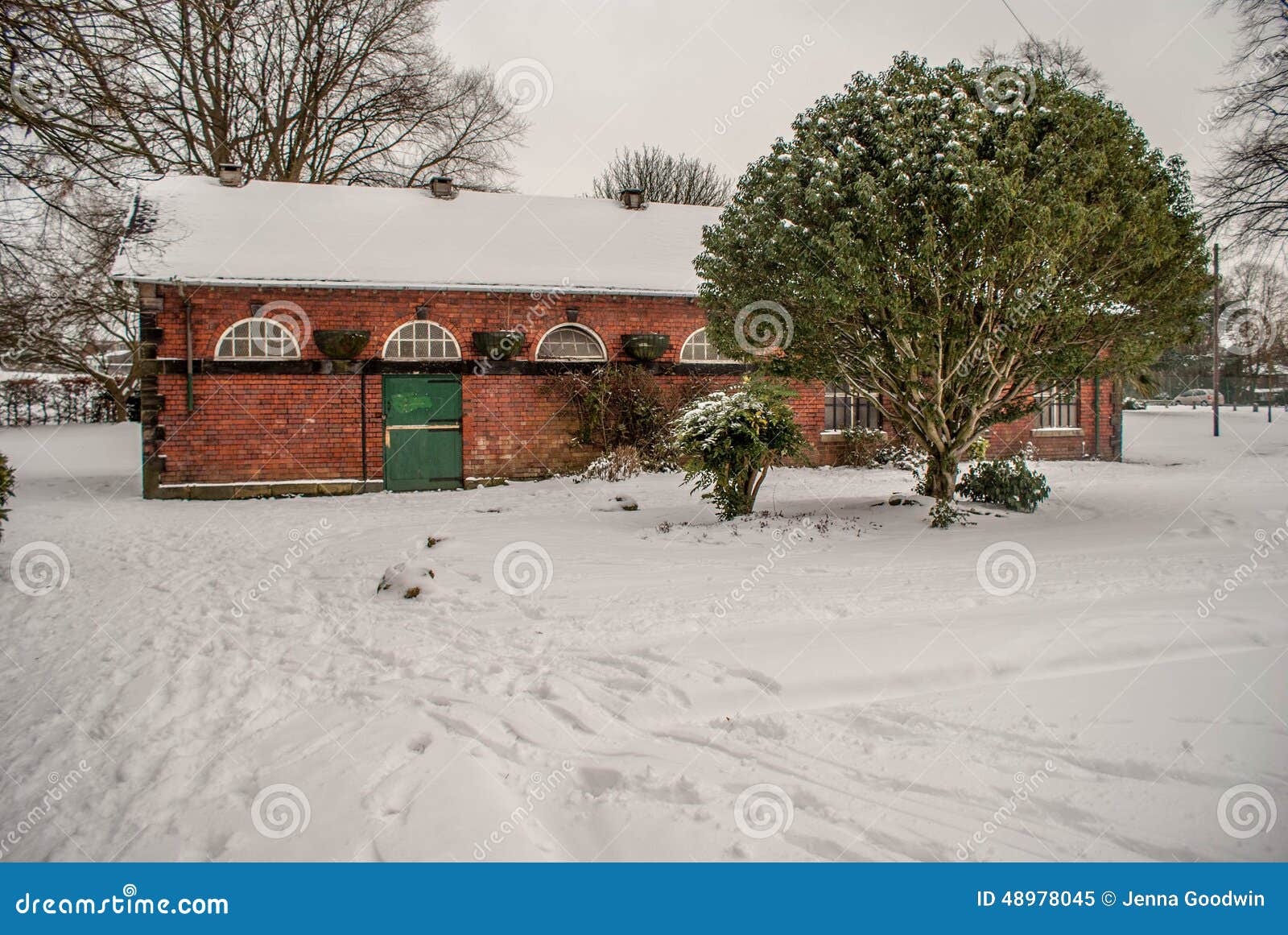 Old barn in the snow stock image. Image of winter, barn - 48978045