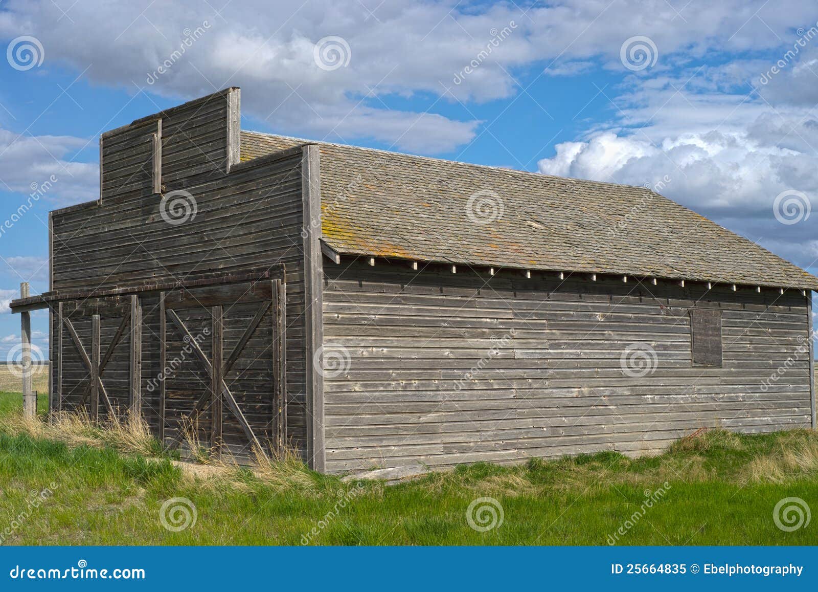 Old barn weathering time stock image. Image of grass - 25664835