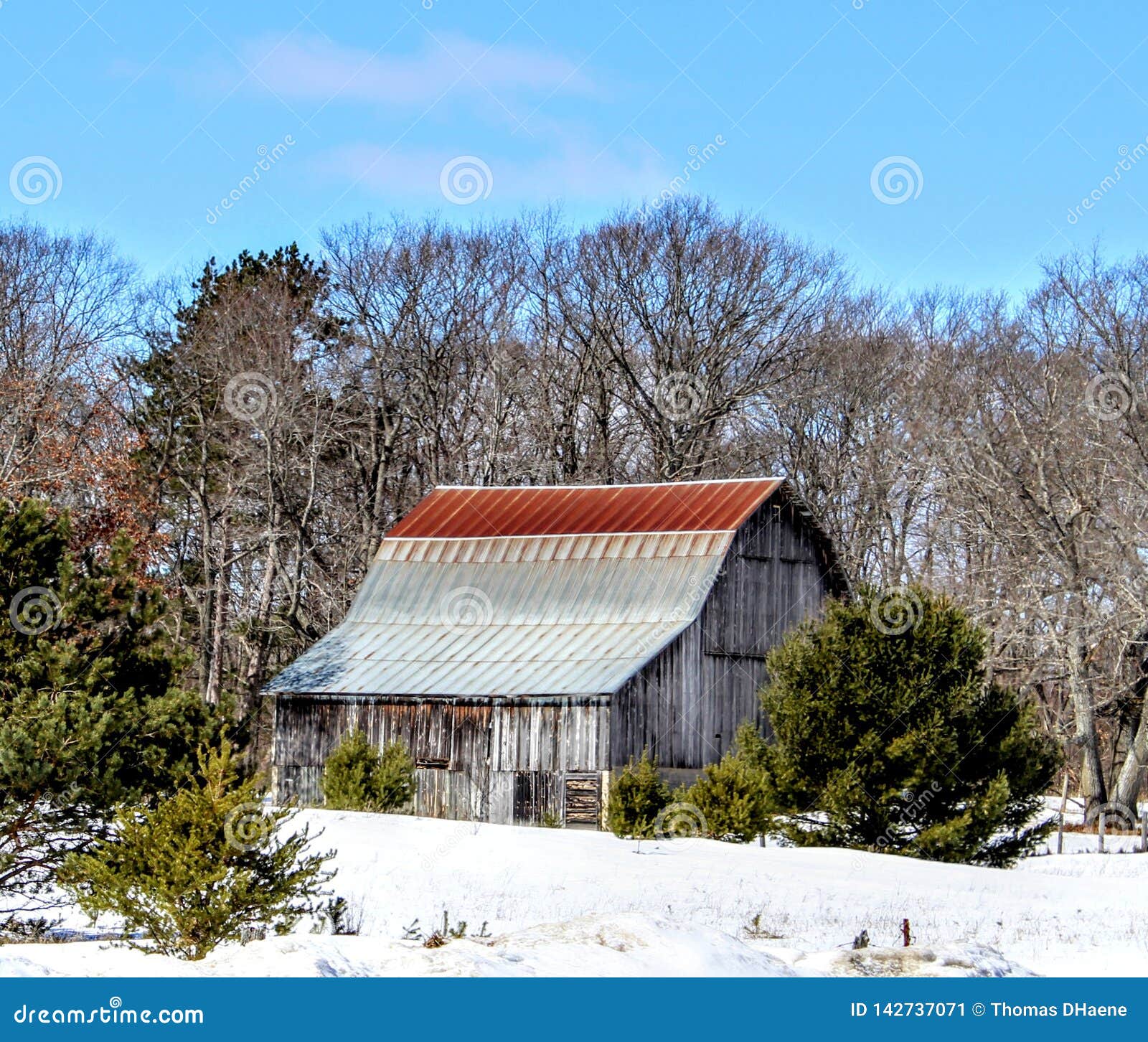 Old barn stock image. Image of winter, cold, barn, snow - 142737071