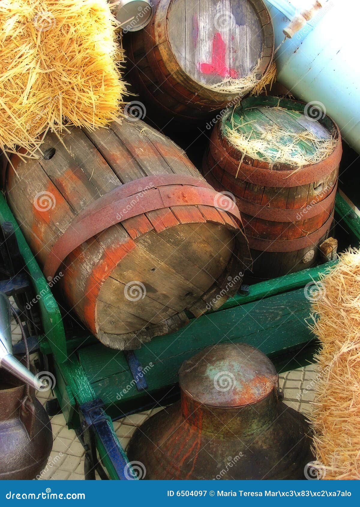 Old Barrels with Straw stock image. Image of ancient, wine - 6504097