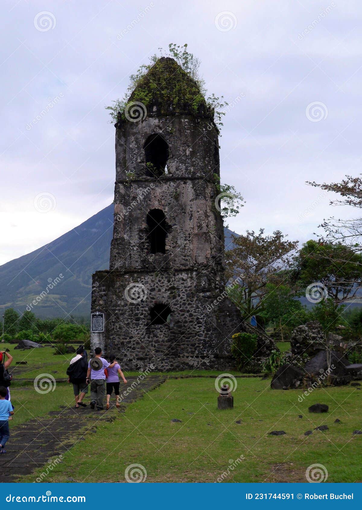 Volcano Mt. Mayon, Bicol, Albay Philippines Editorial Photo ...