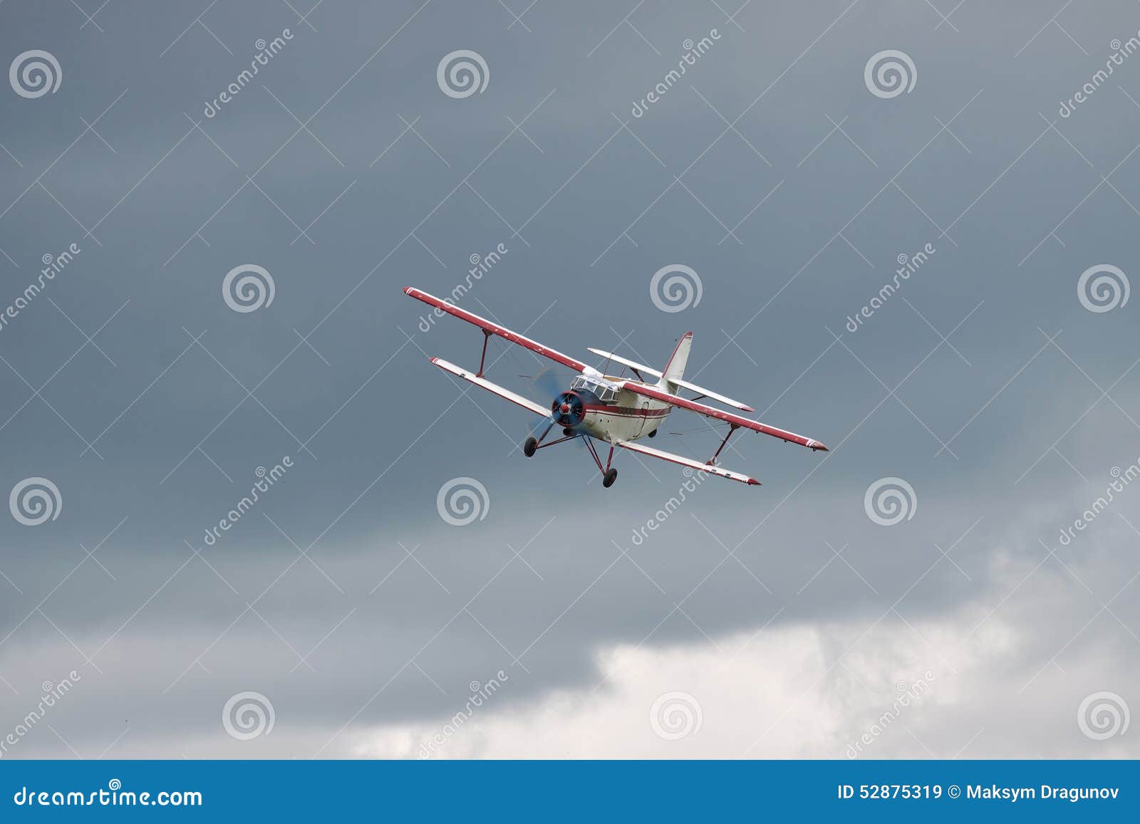 1,236 Biplane Landing Stock Photos - Free & Royalty-Free Stock Photos ...