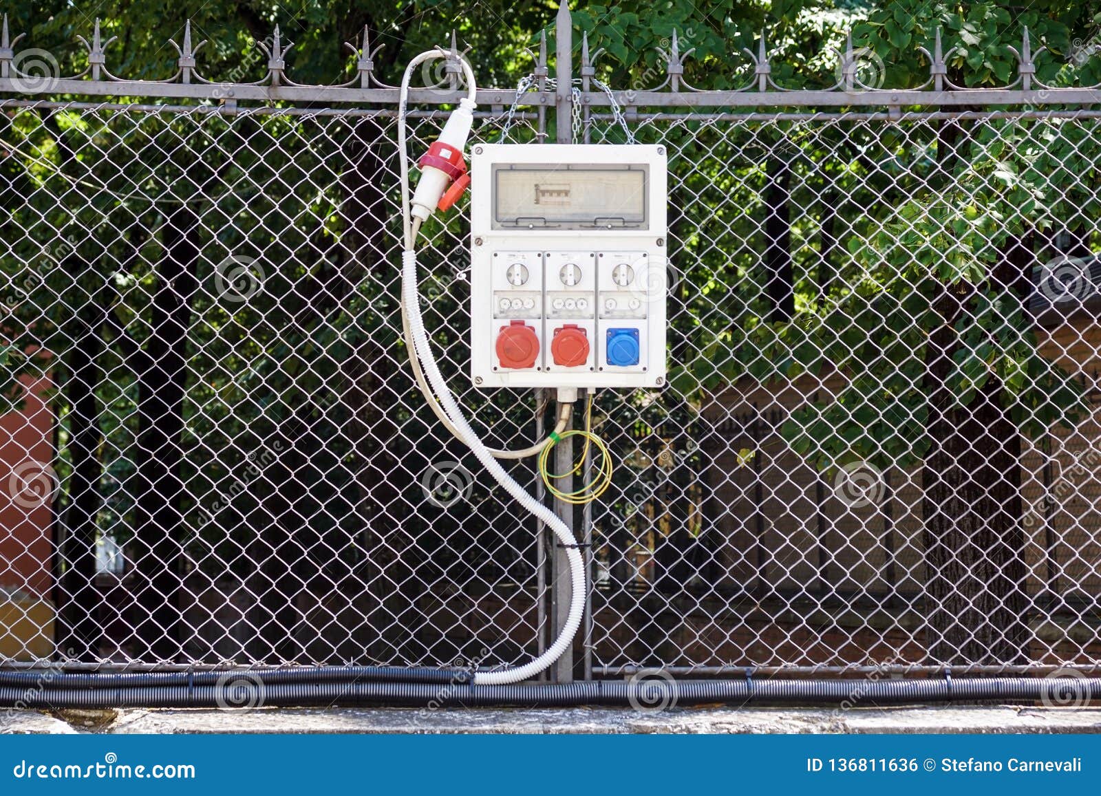 External Wiring Of Black Wires In A Column For Light Switches In An ...