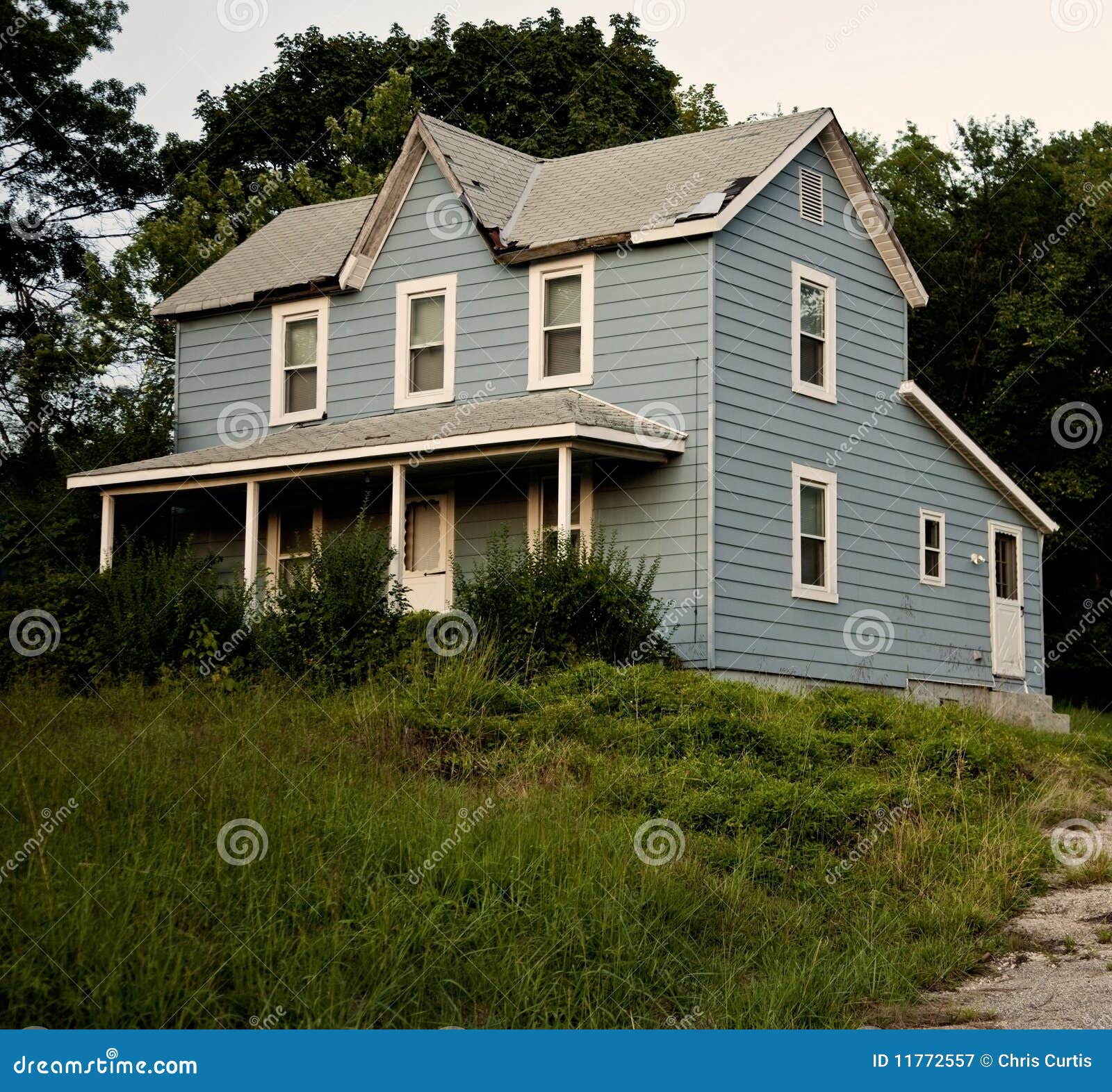 Old Blue Farmhouse stock image. Image of wood, overgrown - 11772557