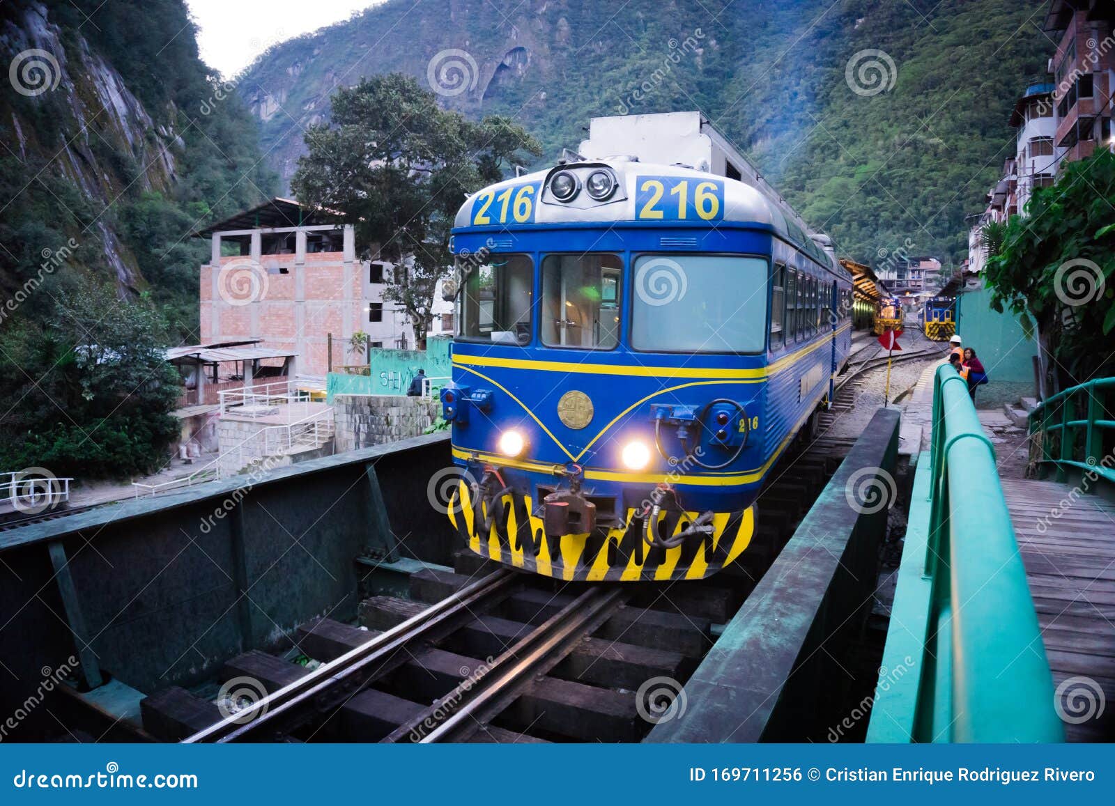Old Blue Railway Train Subway Editorial Photo - Image of ella, jaipur ...