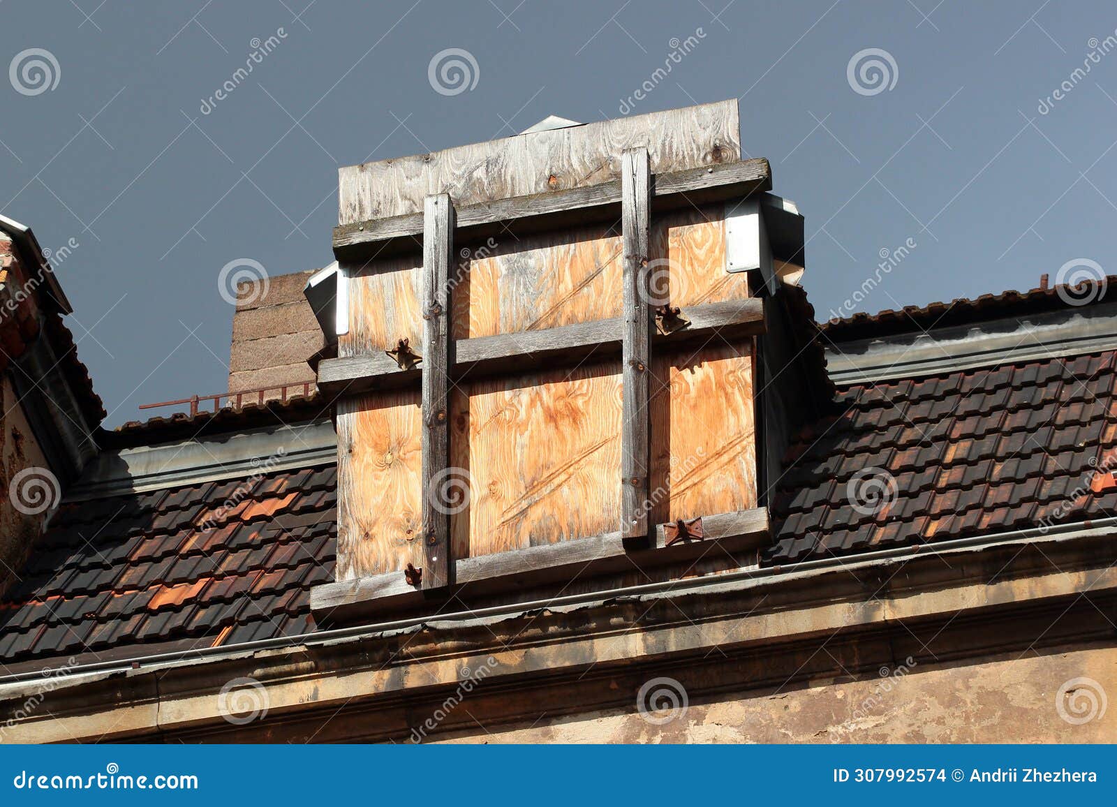Unused Attic Made Of Roof Trusses, Lined With Mineral Wool, With OSB ...