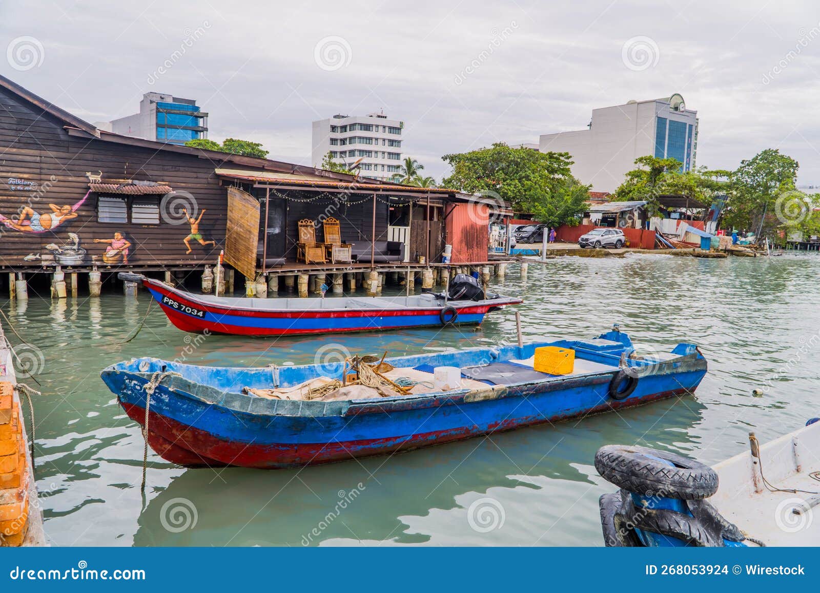 Old Boats at the Chew Jetty, George Town Editorial Stock Image - Image ...