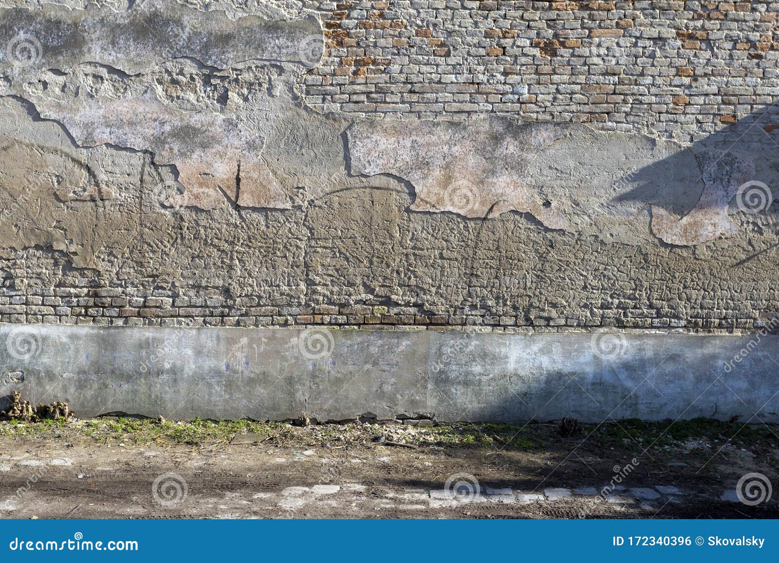 Old Brick Wall of a Ruined Building Stock Photo - Image of wallpaper ...