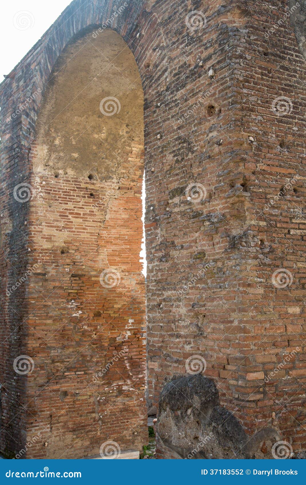 Old Brickwork Arch in Pompeii Stock Photo - Image of famous, ruins ...