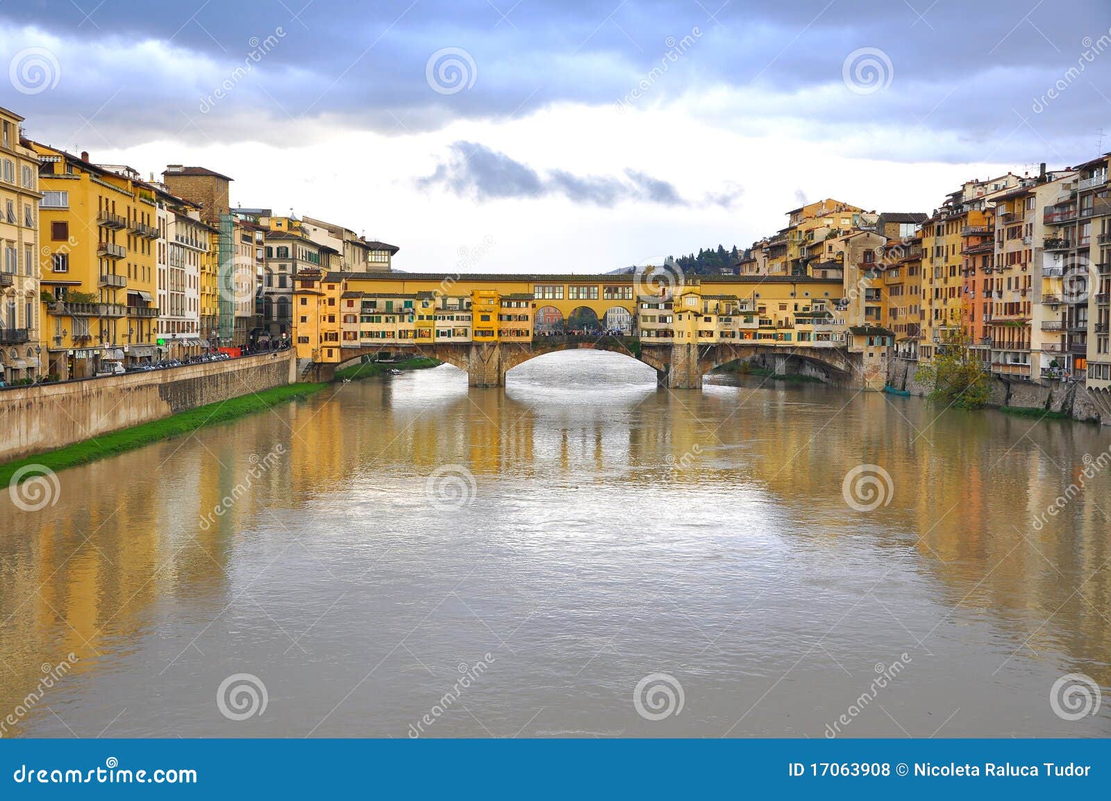 The Old Bridge in Florence, Italy Editorial Stock Photo - Image of ...
