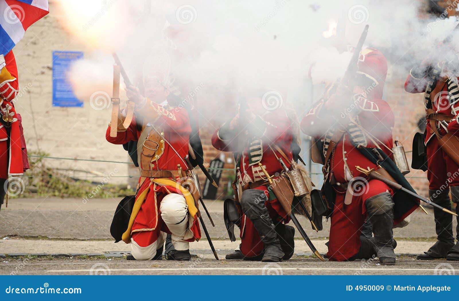 Old British soldiers stock image. Image of kneeling, battle - 4950009