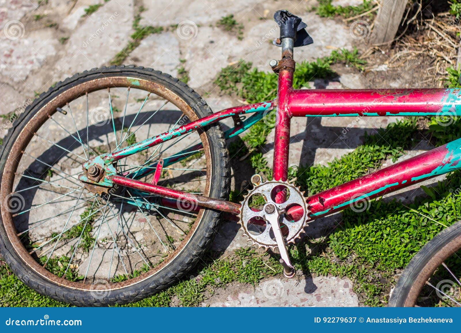 Old broken bicycle stock image. Image of black, outdoors - 92279637