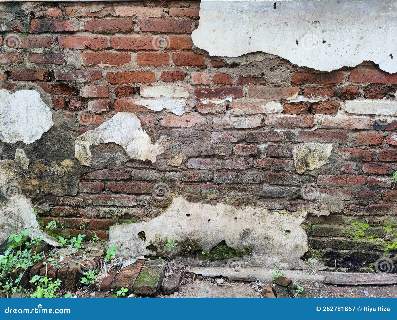 Old Broken Brick Wall Background Stock Image - Image of ruins, bedrock ...