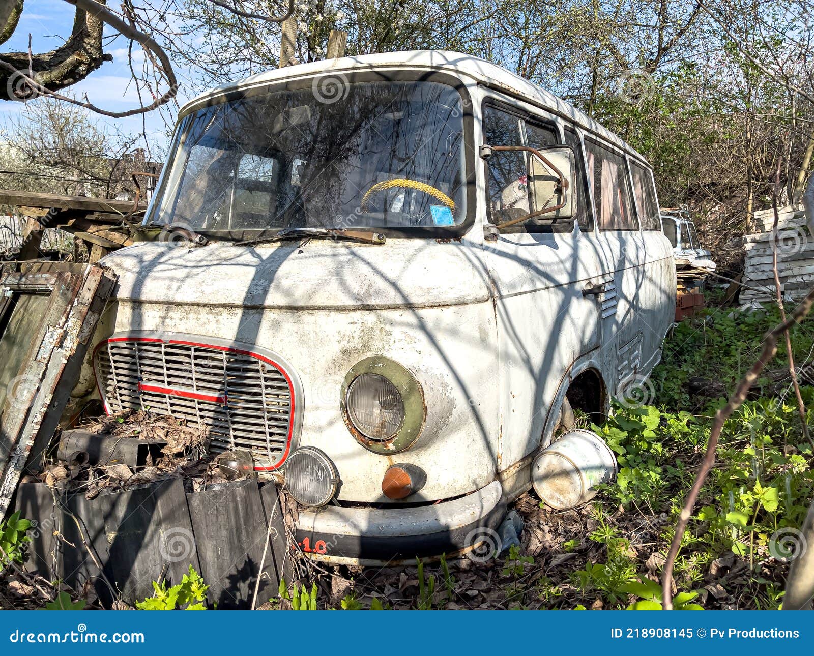 Old Broken Bus at a Car Dump Stock Image - Image of cracked, broken ...