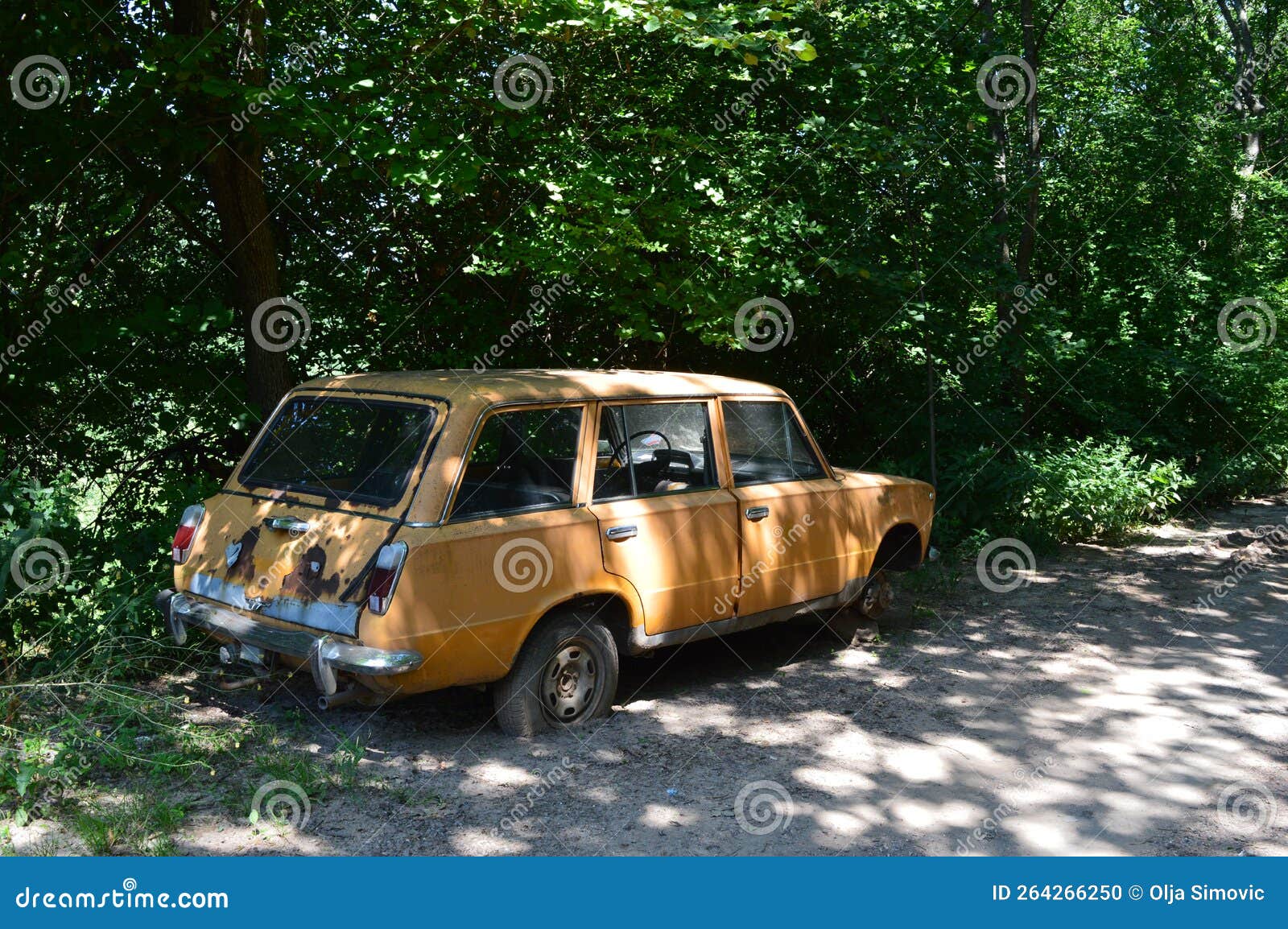 Old, Broken-down Yellow Car Stock Photo - Image of broken, color: 264266250