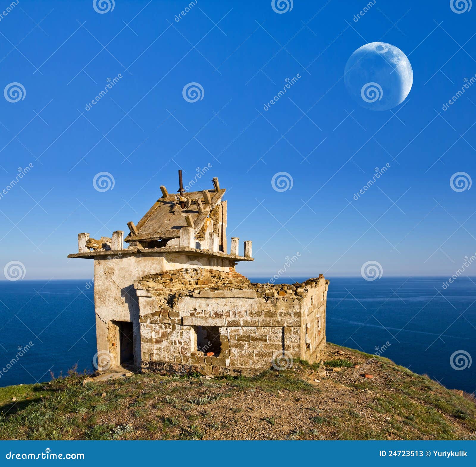 Old Broken Lighthouse Stock Photos - Image: 24723513