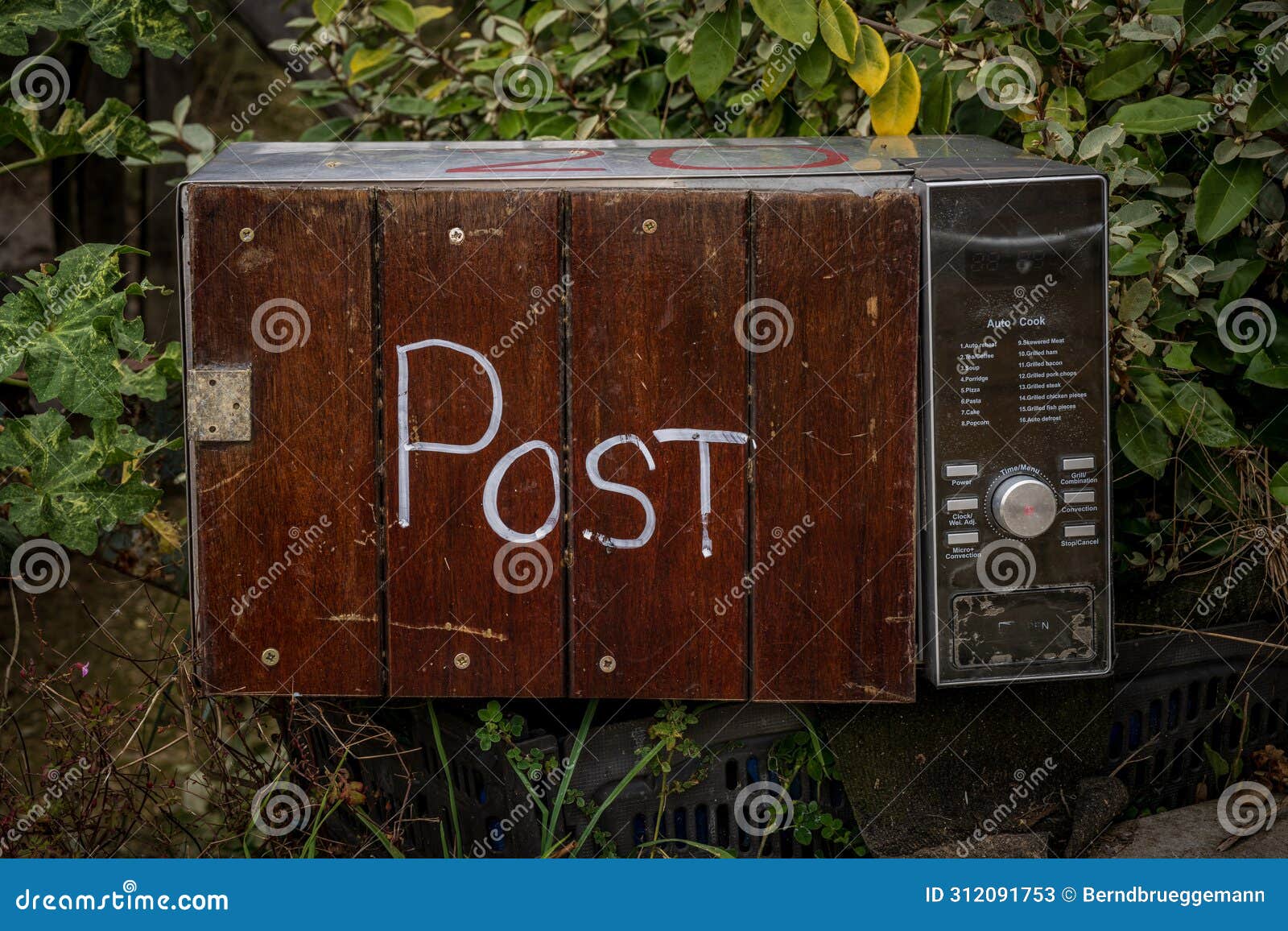 An old broken microwave stock image. Image of aged, exterior - 312091753