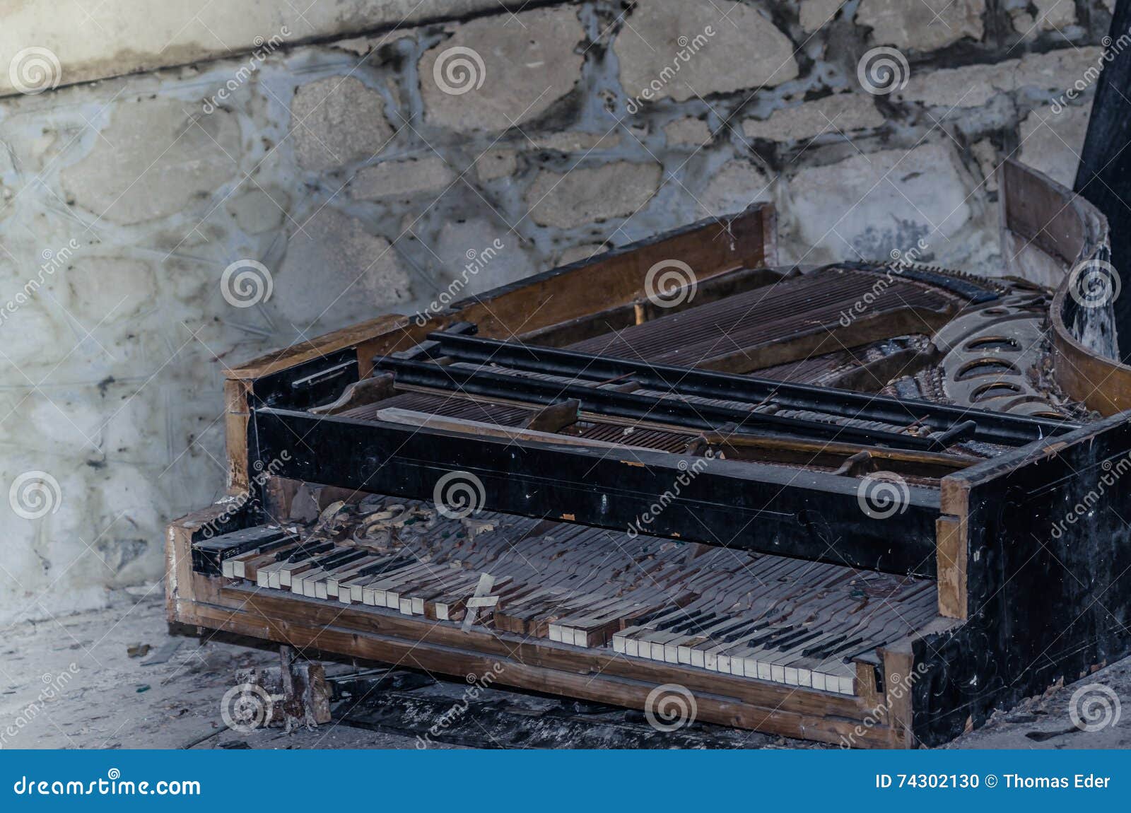 Old broken piano stock photo. Image of manufacturer, forgetting - 74302130