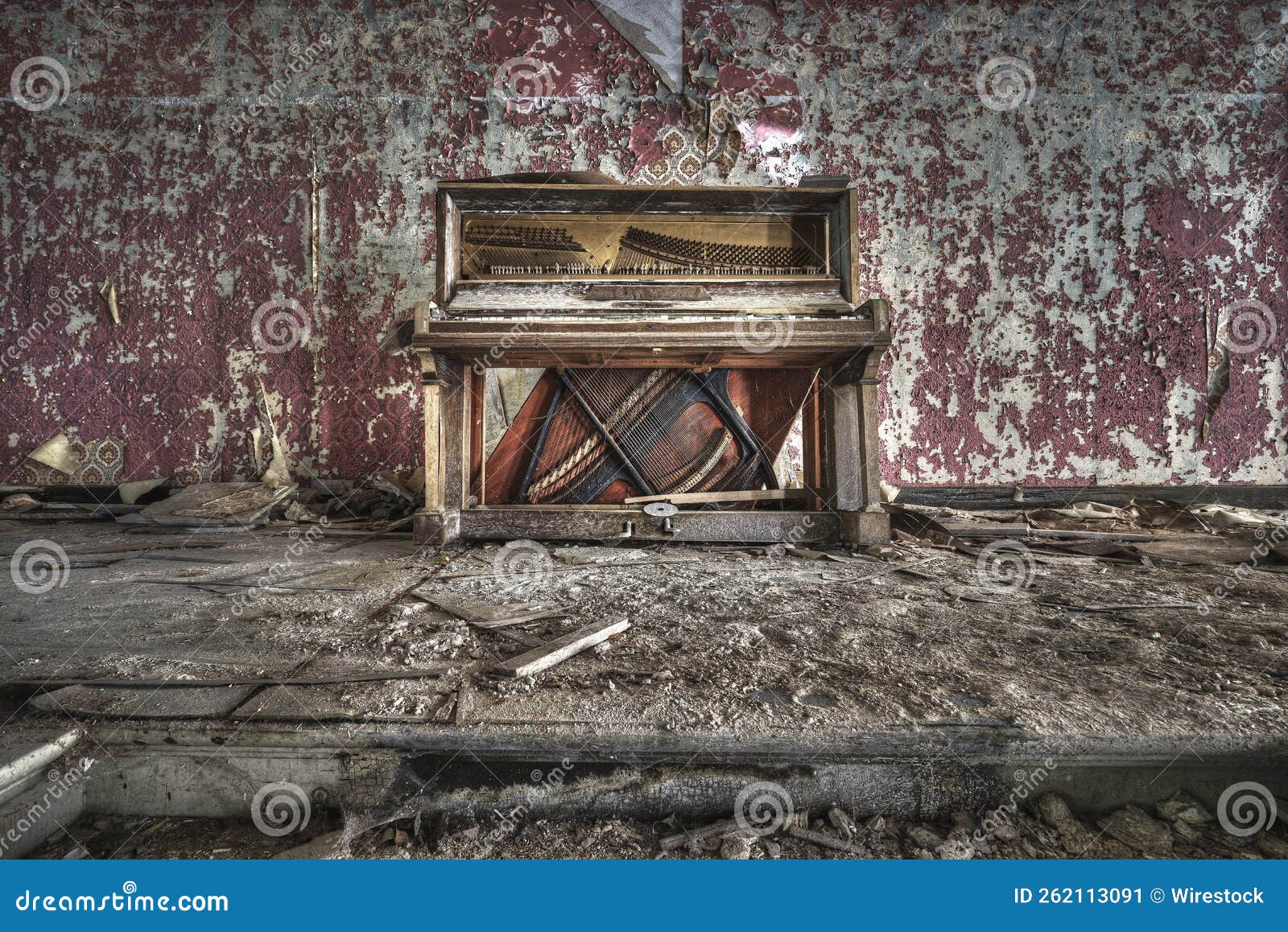 Old Broken Piano in an Abandoned Ruined Building Stock Image - Image of ...