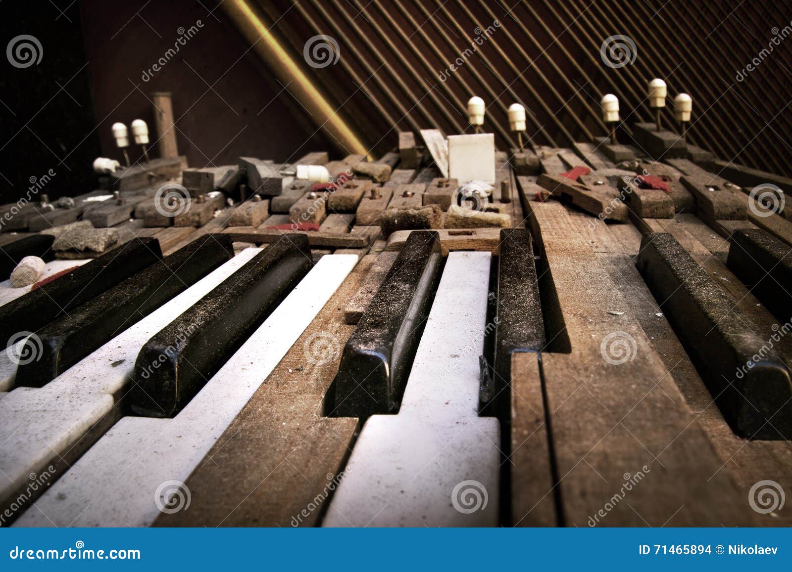 Old broken piano stock photo. Image of rough, death, damaged - 71465894