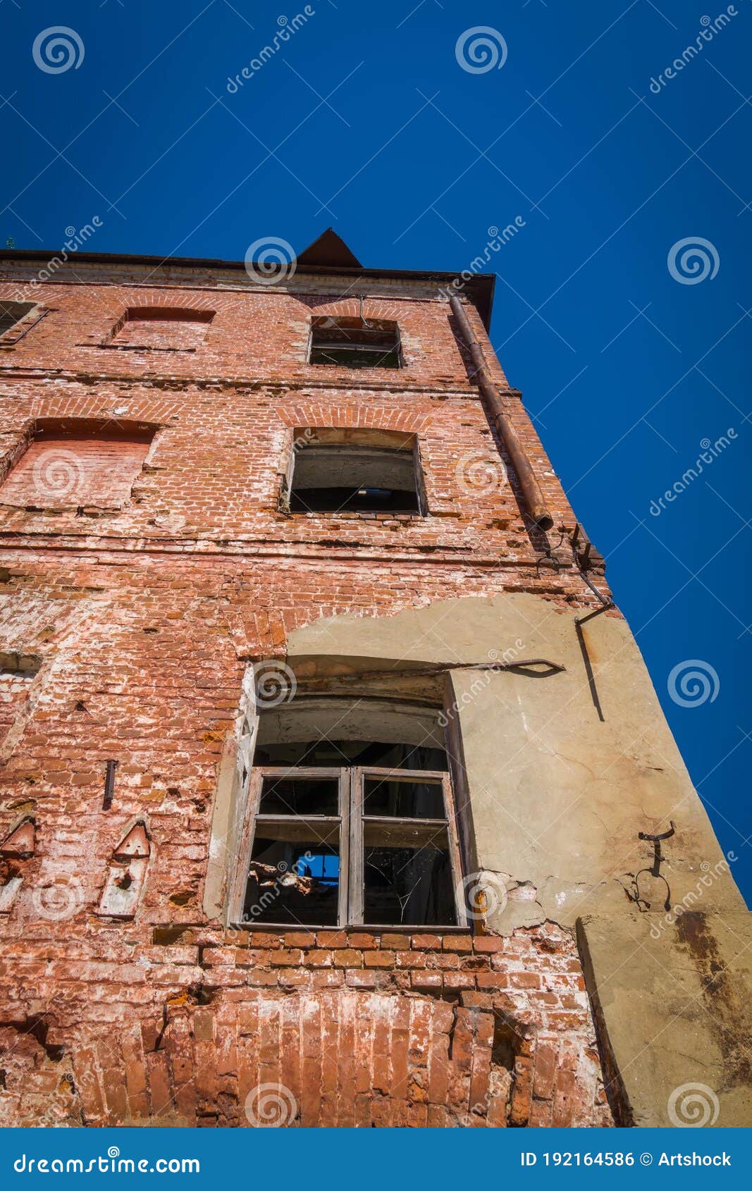 Broken old brick building stock photo. Image of exterior - 192164586