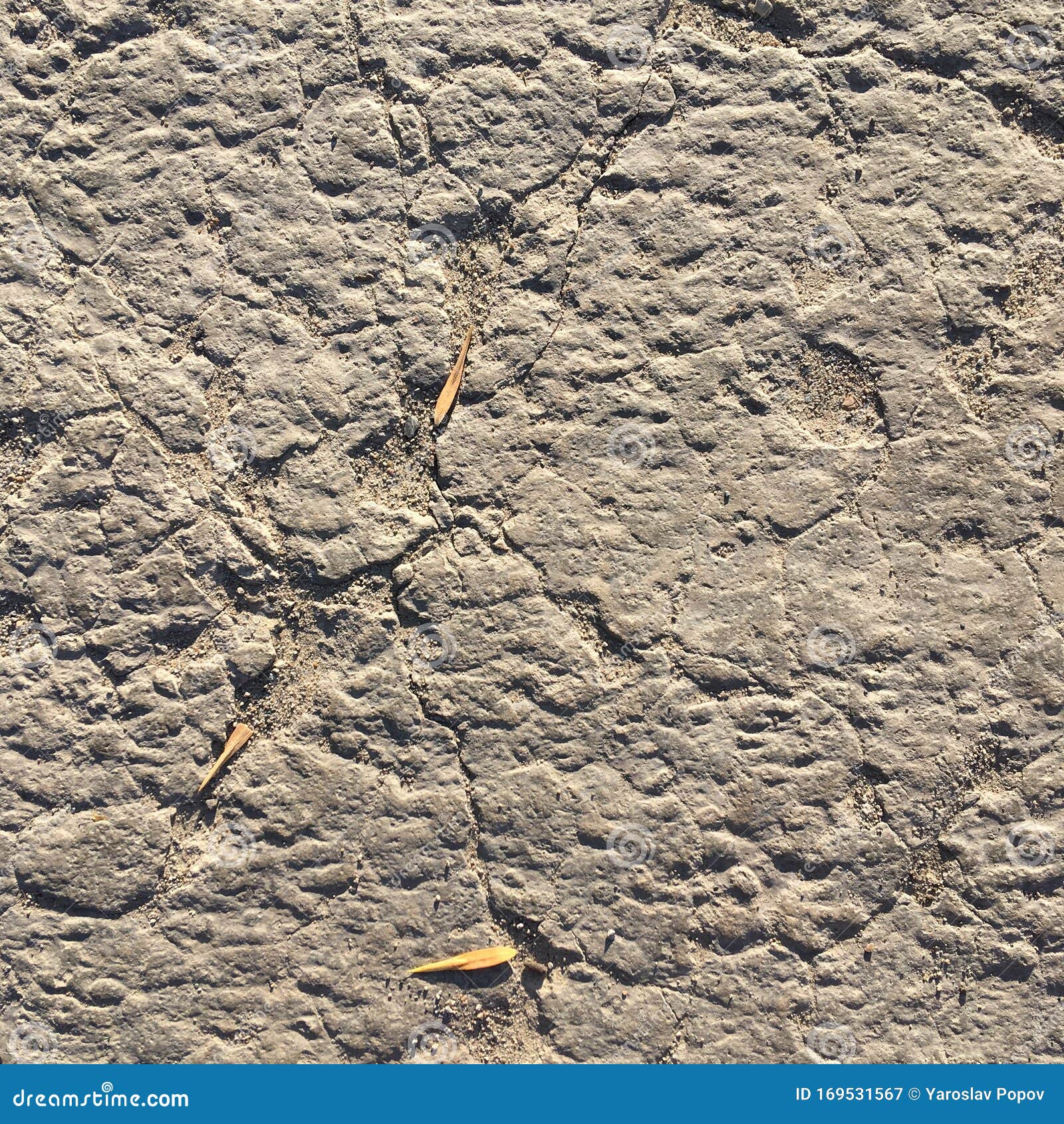 Old Broken Stone Wall with Cracks Stock Image - Image of chips, paper ...