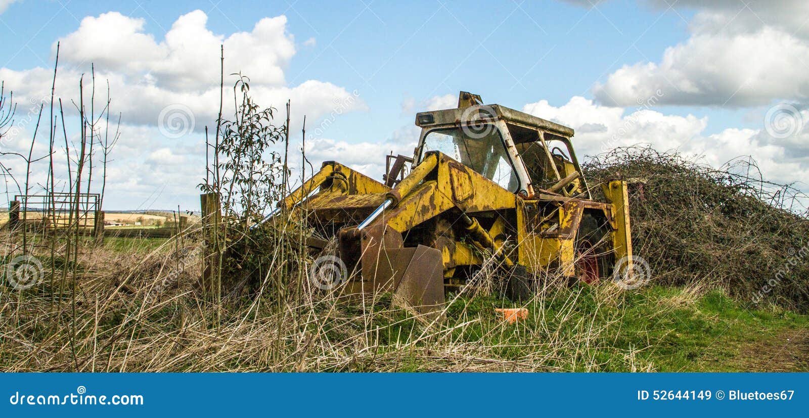 Old Broken Vintage Yellow Farm Jcb Digger Stock Image - Image of ...