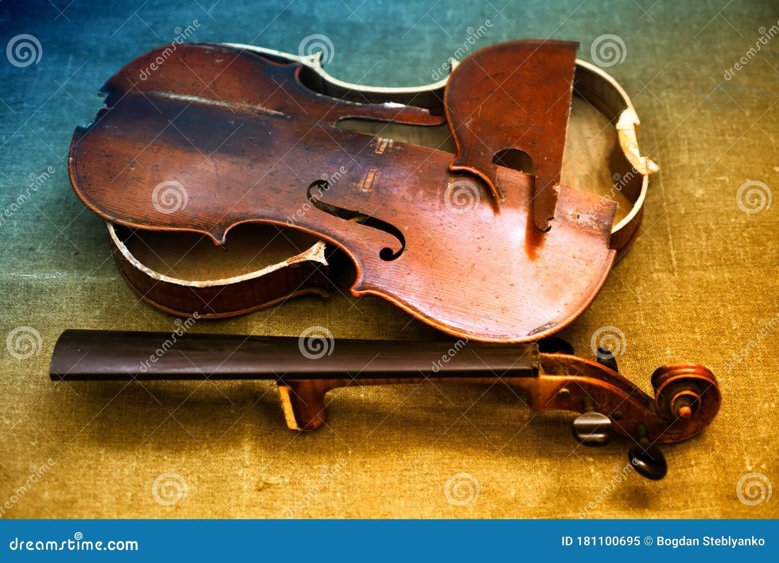 Old broken violin stock image. Image of broken, damage - 181100695