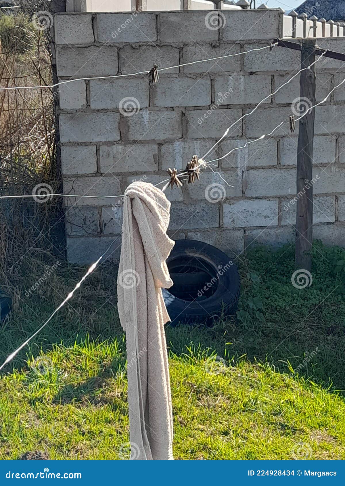 Old broken washing line stock photo. Image of home, broken - 224928434