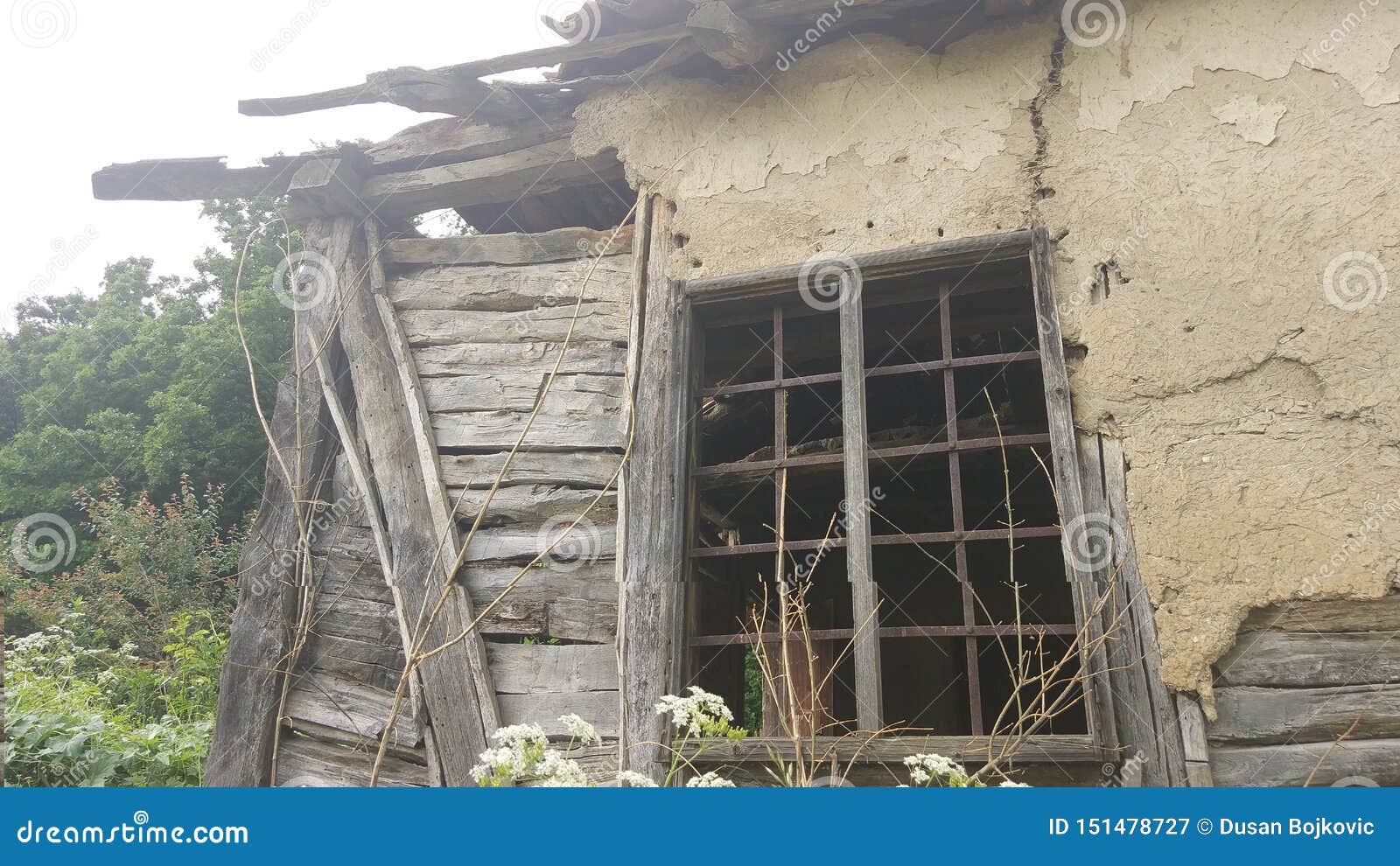 Old Broken Window on an Old and Abandoned House Stock Image - Image of ...
