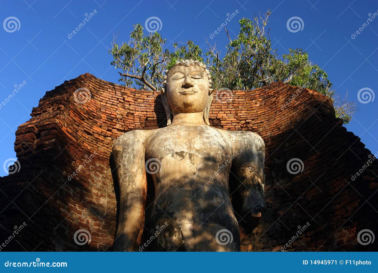 Old Buddha statues stock image. Image of monument, background - 14945971
