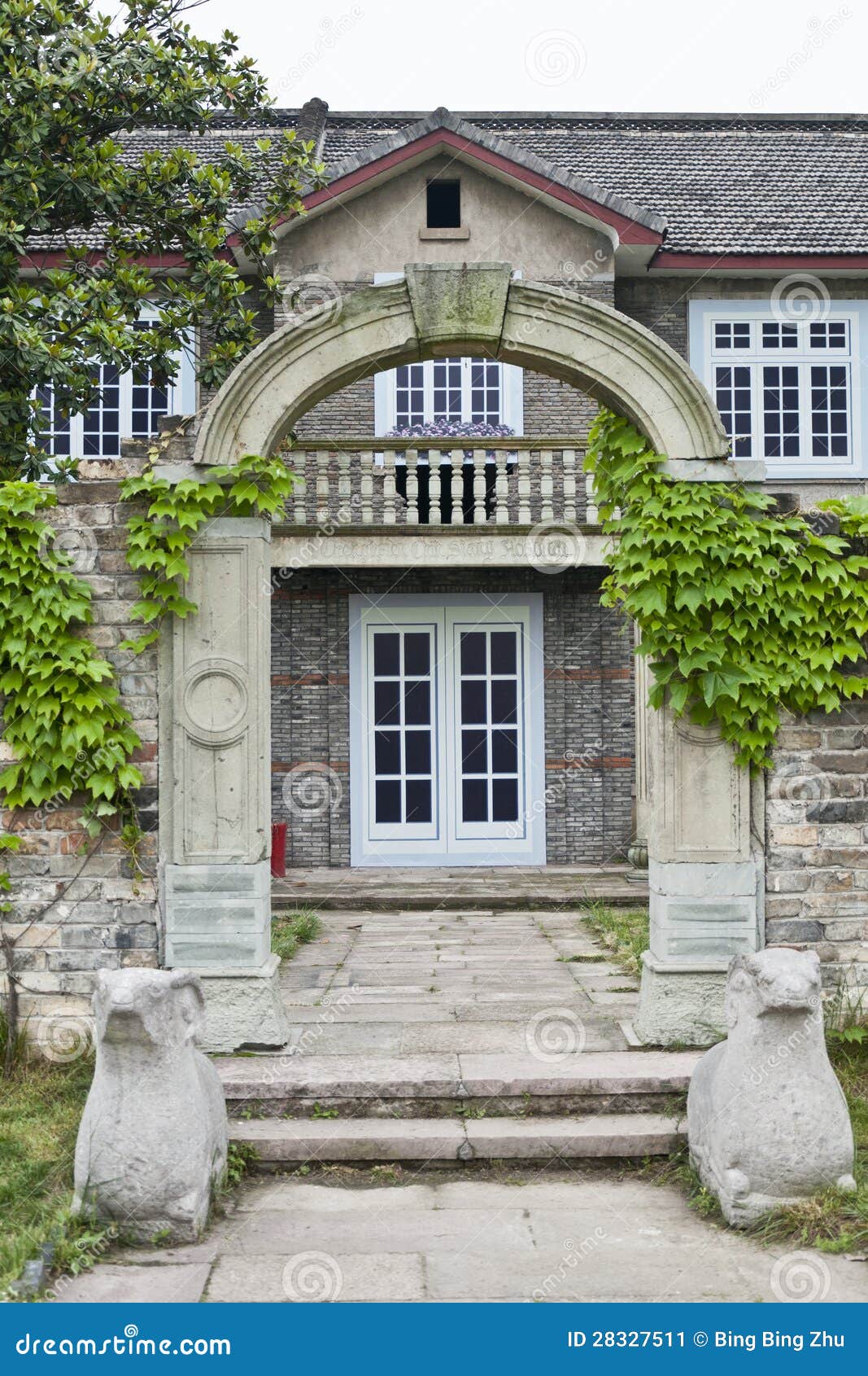 An old building stock image. Image of building, sculptures - 28327511